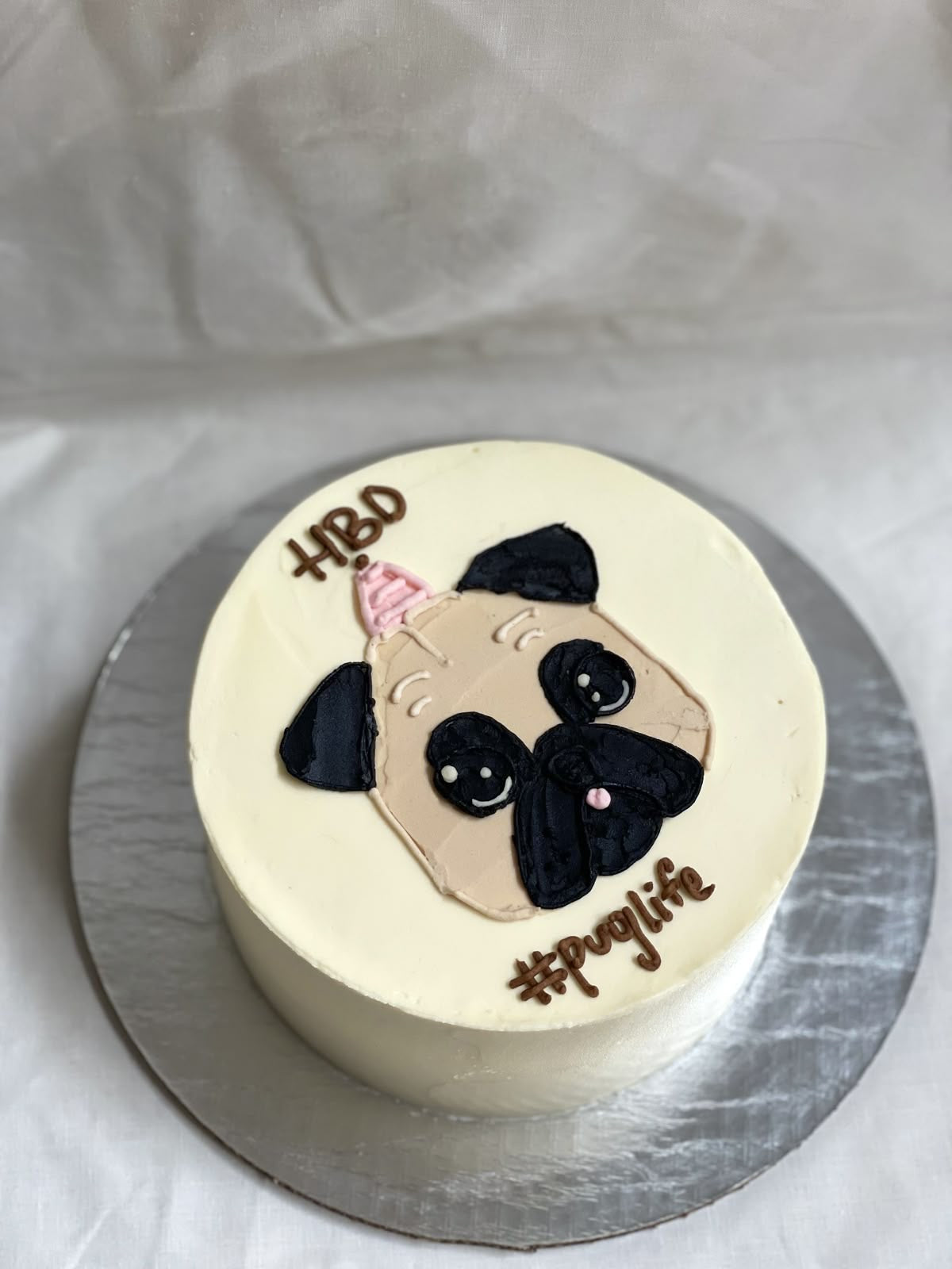 Puggy Pawfect Cake – The Furry Baker